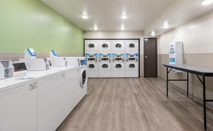 Extended Stay Hotel in Elgin, IL | WoodSpring Suites Elgin - Chicago