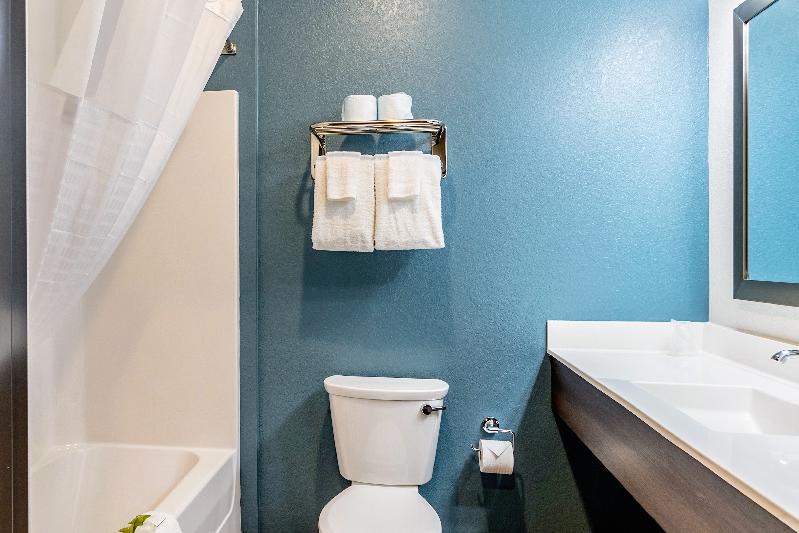 Extended Stay Hotel in Naples, FL | WoodSpring Suites Naples